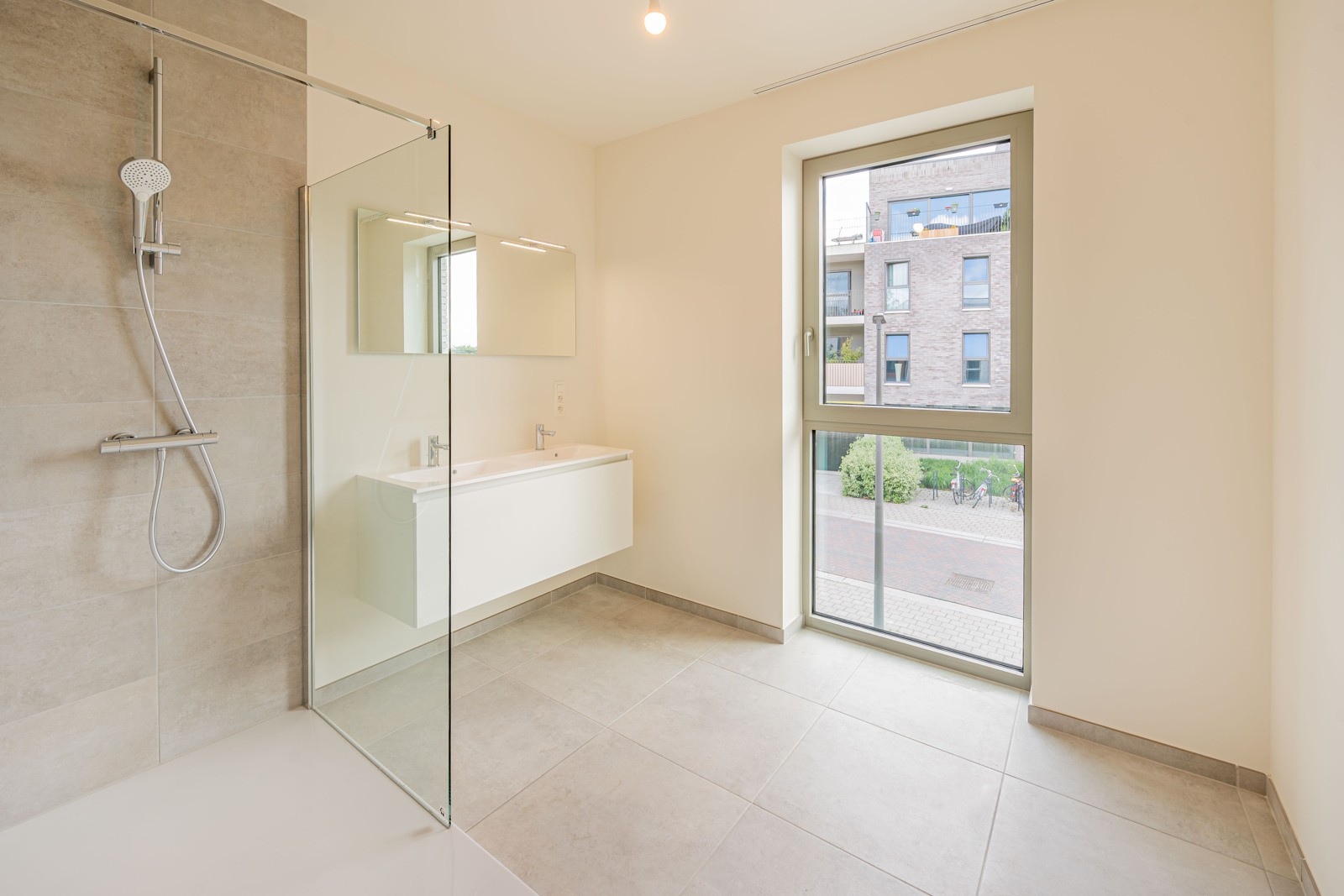 Malines Group | Moderne gezinswoning met tuin i... | 60010